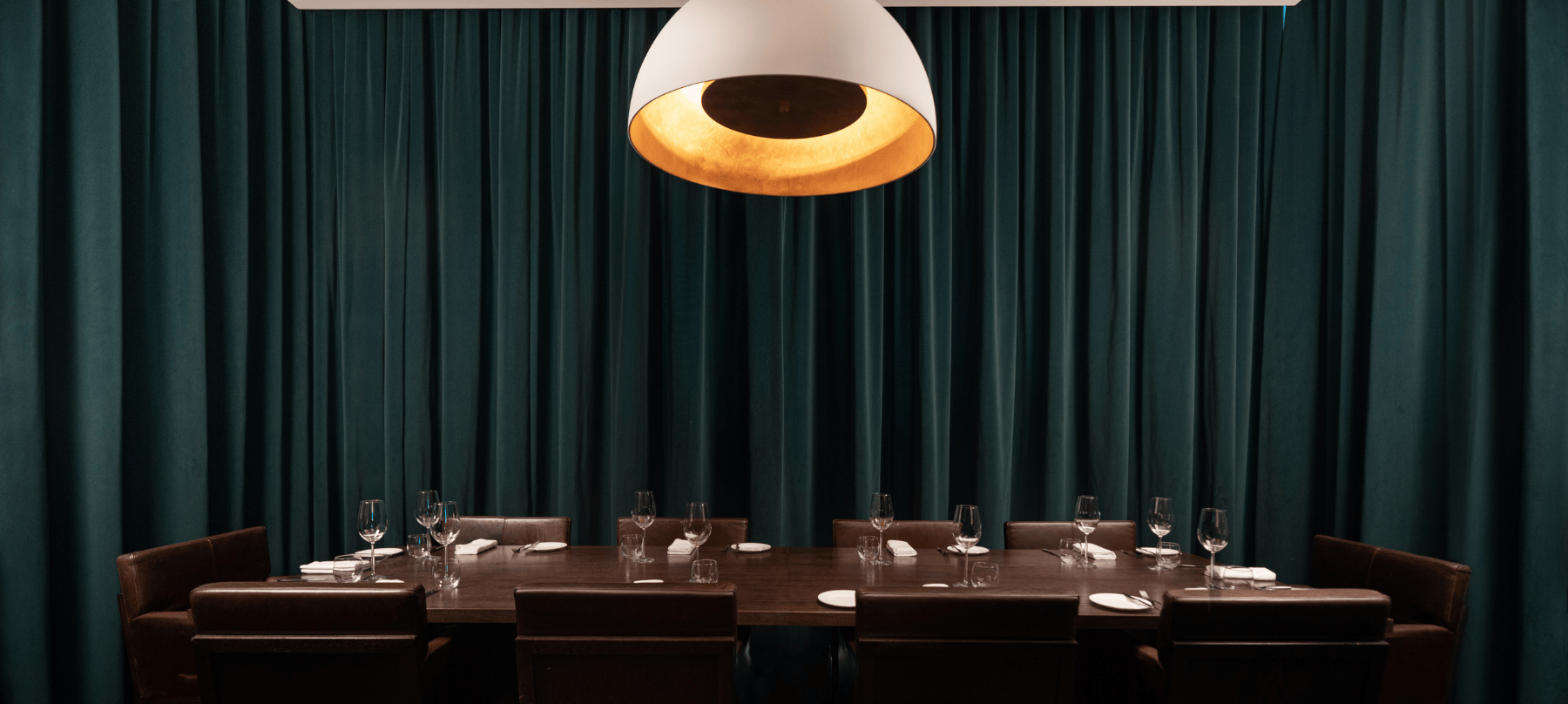 Home [www.oakroomabudhabi.com]